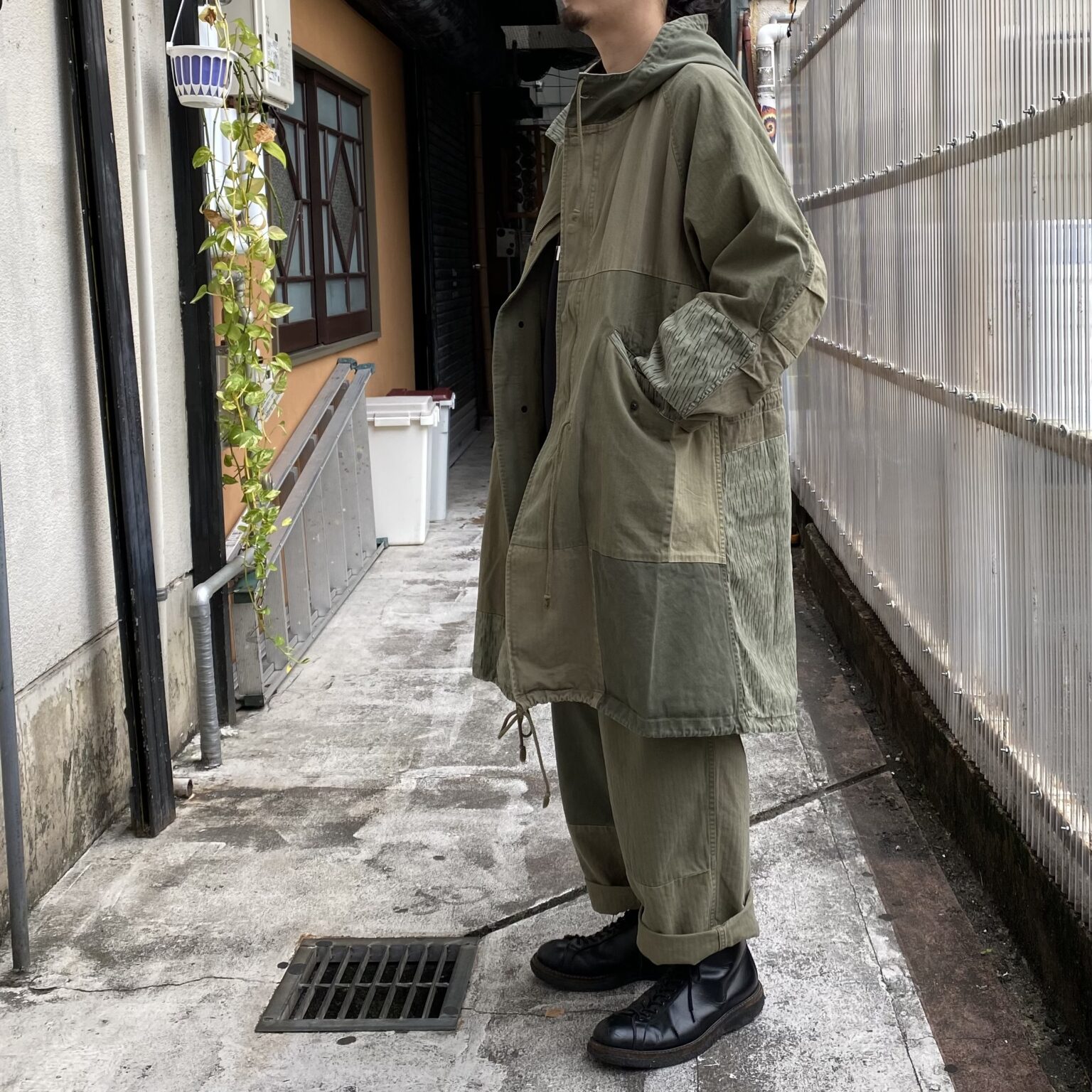 【H.UNIT】Herringbone switching mods coat Khaki | unstable | 公式オンラインショップ