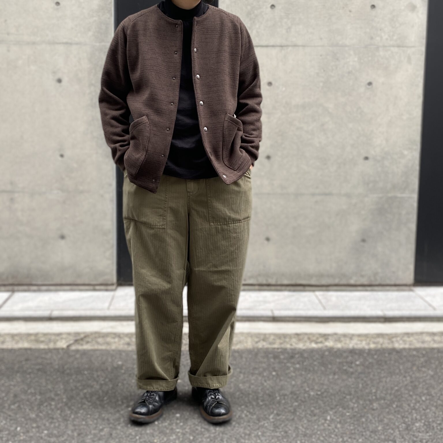 【H.UNIT】Herringbone switching baker easy pants Khaki | unstable | 公式 ...